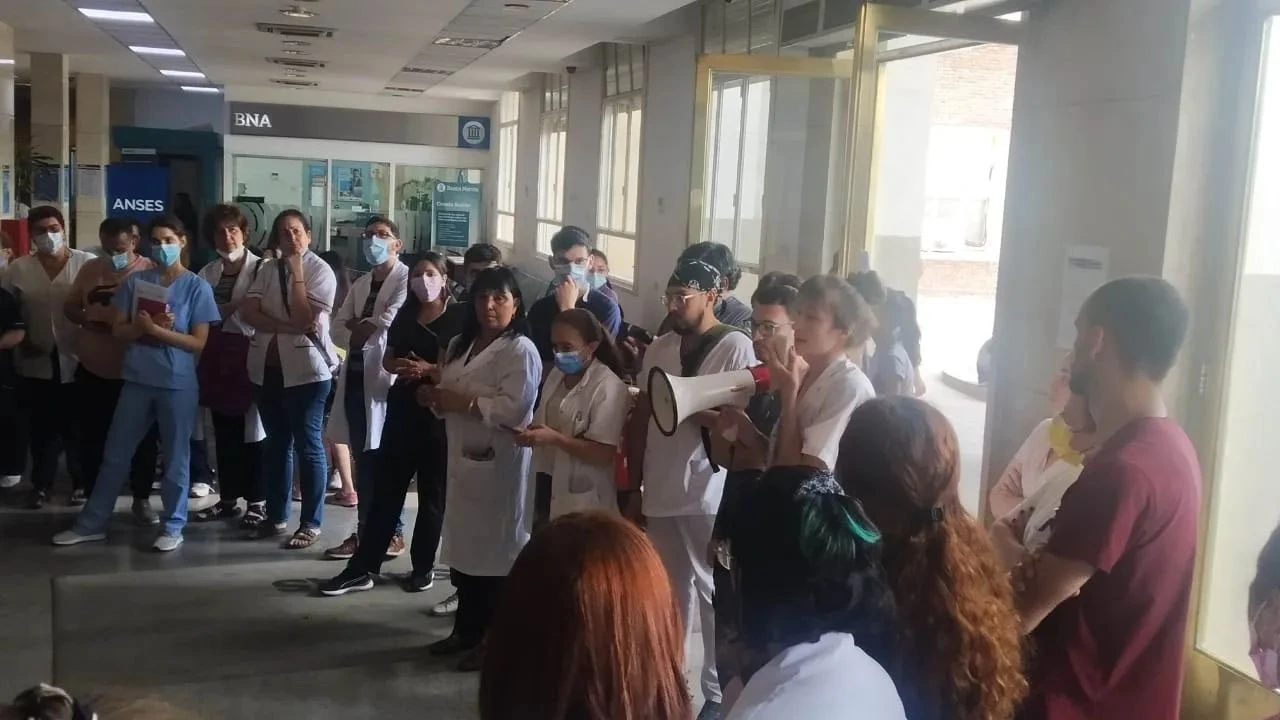 El Hospital Posadas de paro ¿Hasta cuándo?